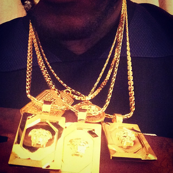 Burna Boy says his chain is more expensive than someone's house rent