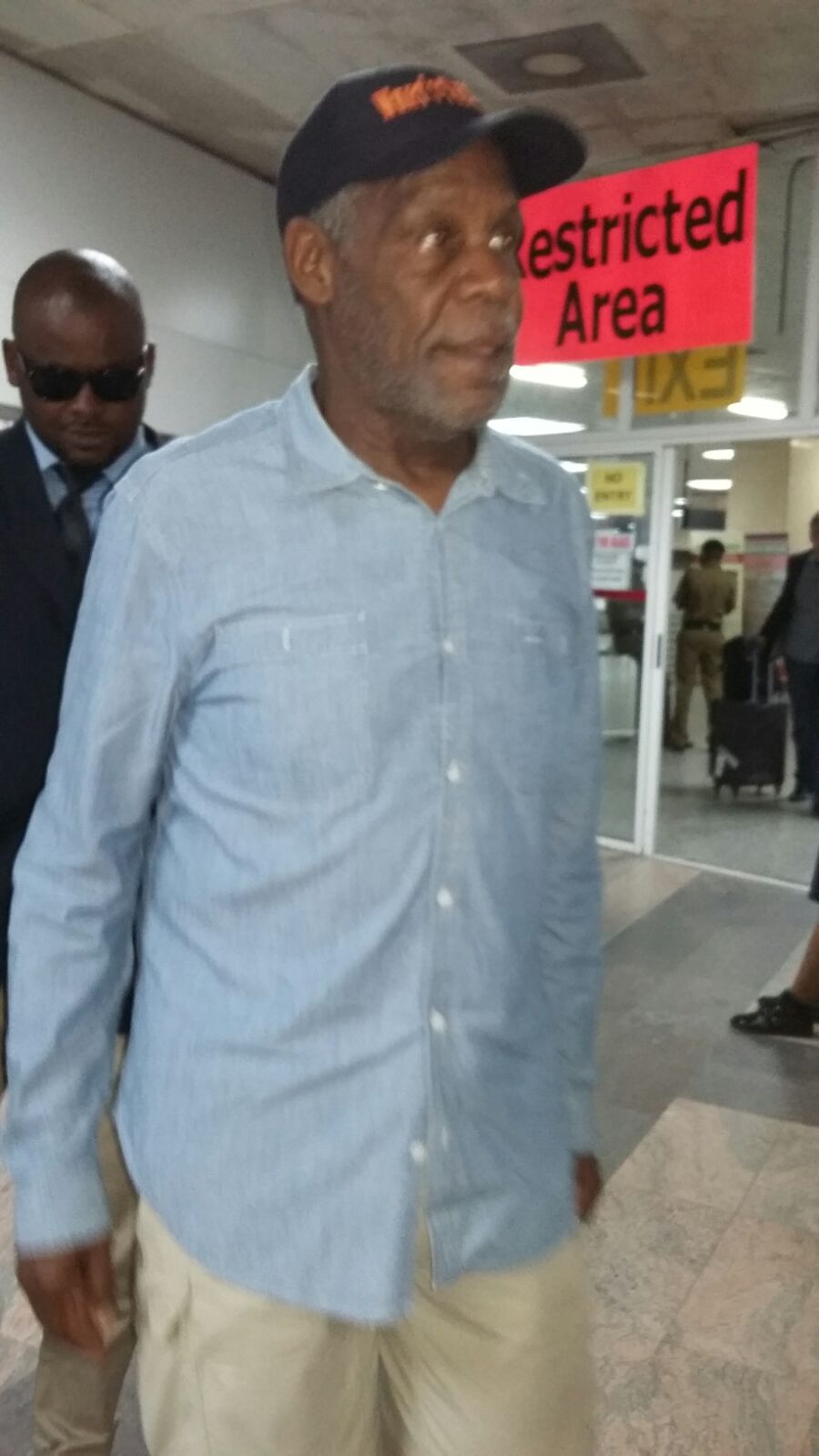 Photo: Hollywood actor, Danny Glover arrives Nigeria to play lead role ...