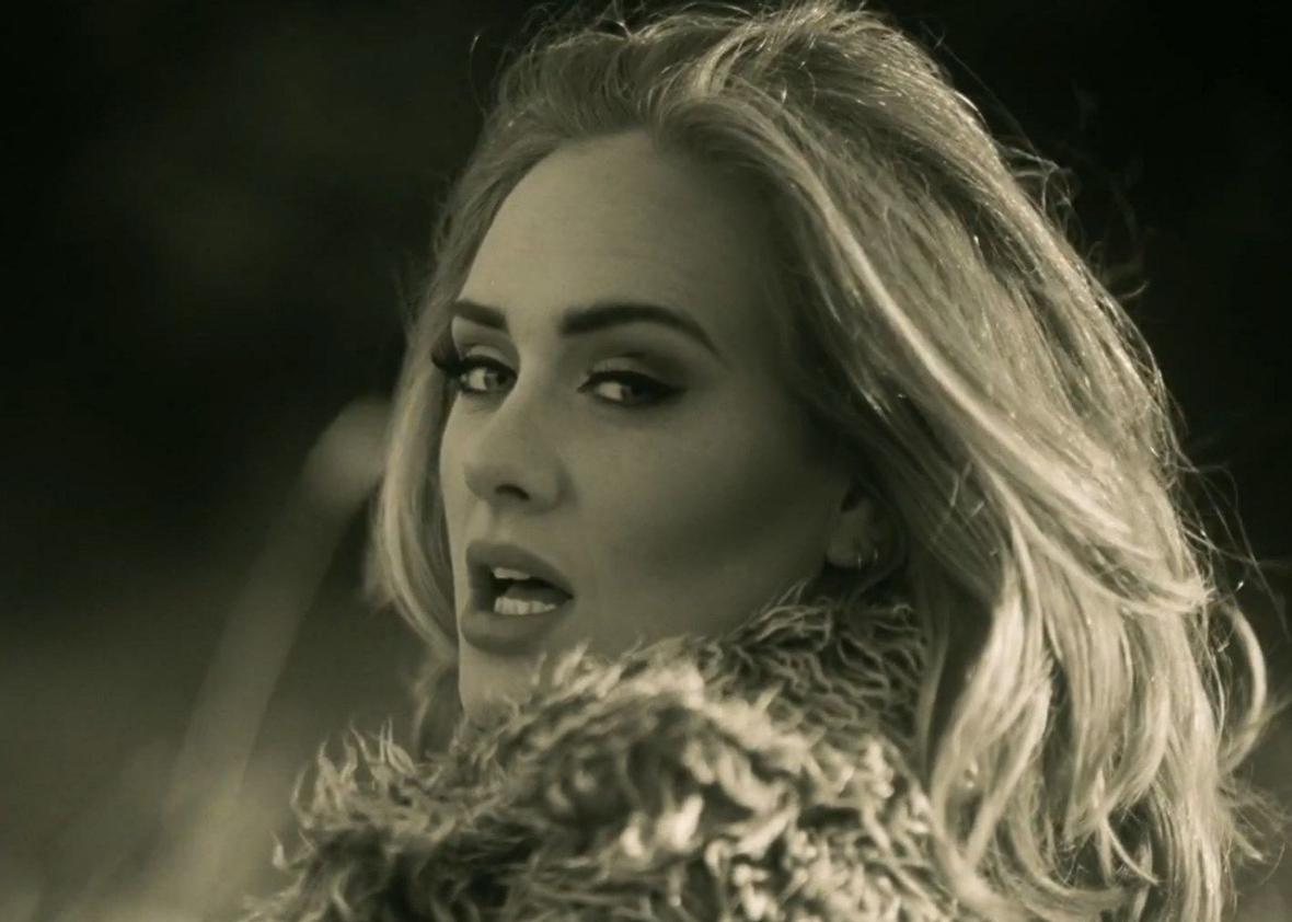 Adele debuts new short hair, and social media users already love it
