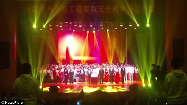 Over 100 singers disappear during concert after stage collapsed
