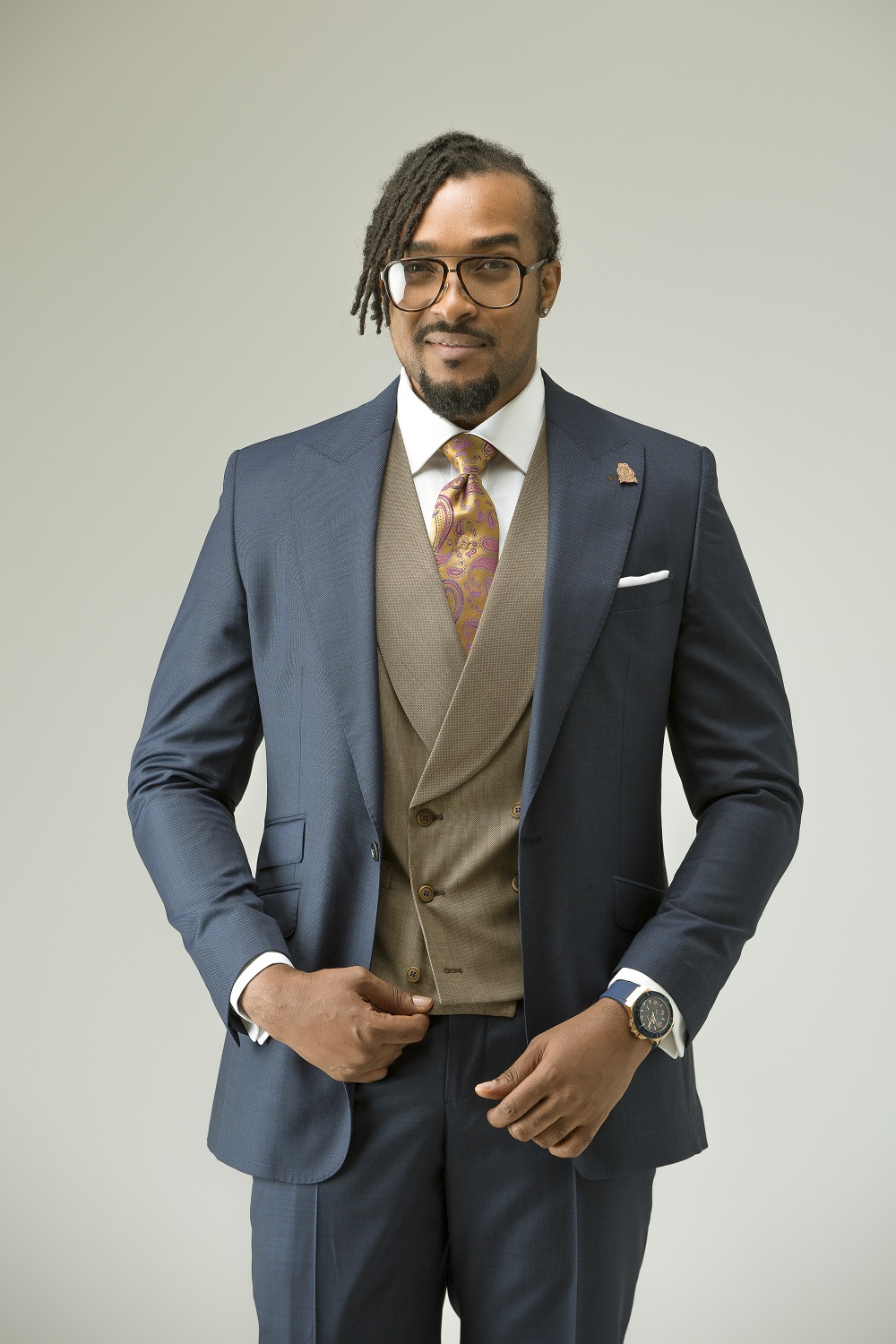 Nollywood actor, Bryan Okwara looks dapper in wedding suit